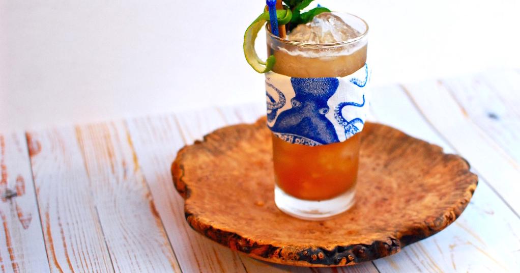 Callaloo cooler - a long cocktail | boozy bisou