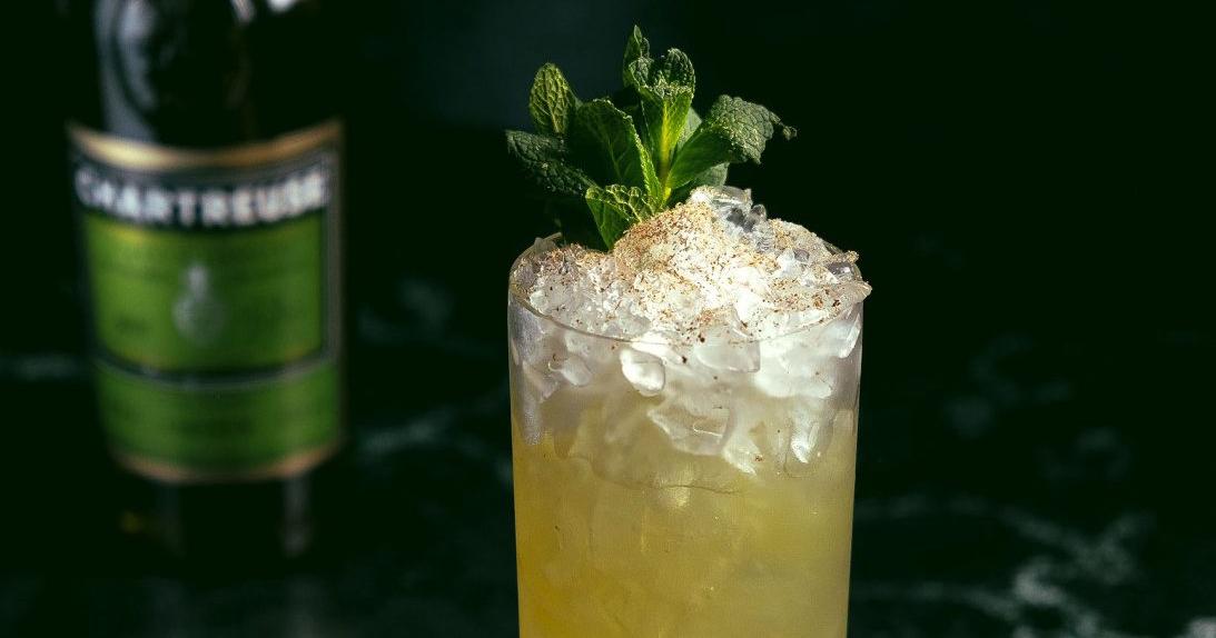 Chartreuse Swizzle - a long cocktail | boozy bisou