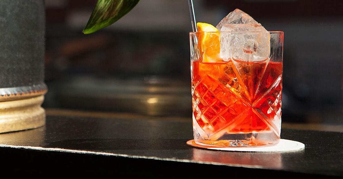 Negroni - a bitter cocktail | boozy bisou
