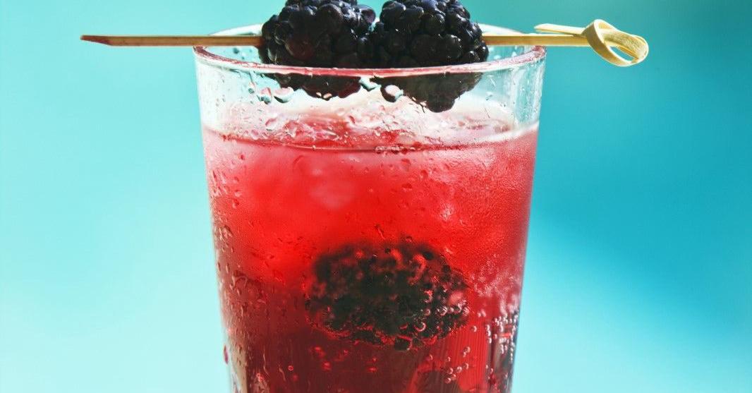 Russian Spring Punch - a fruity cocktail | boozy bisou