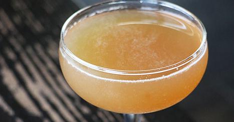 Strong banana - a citrusy cocktail | boozy bisou